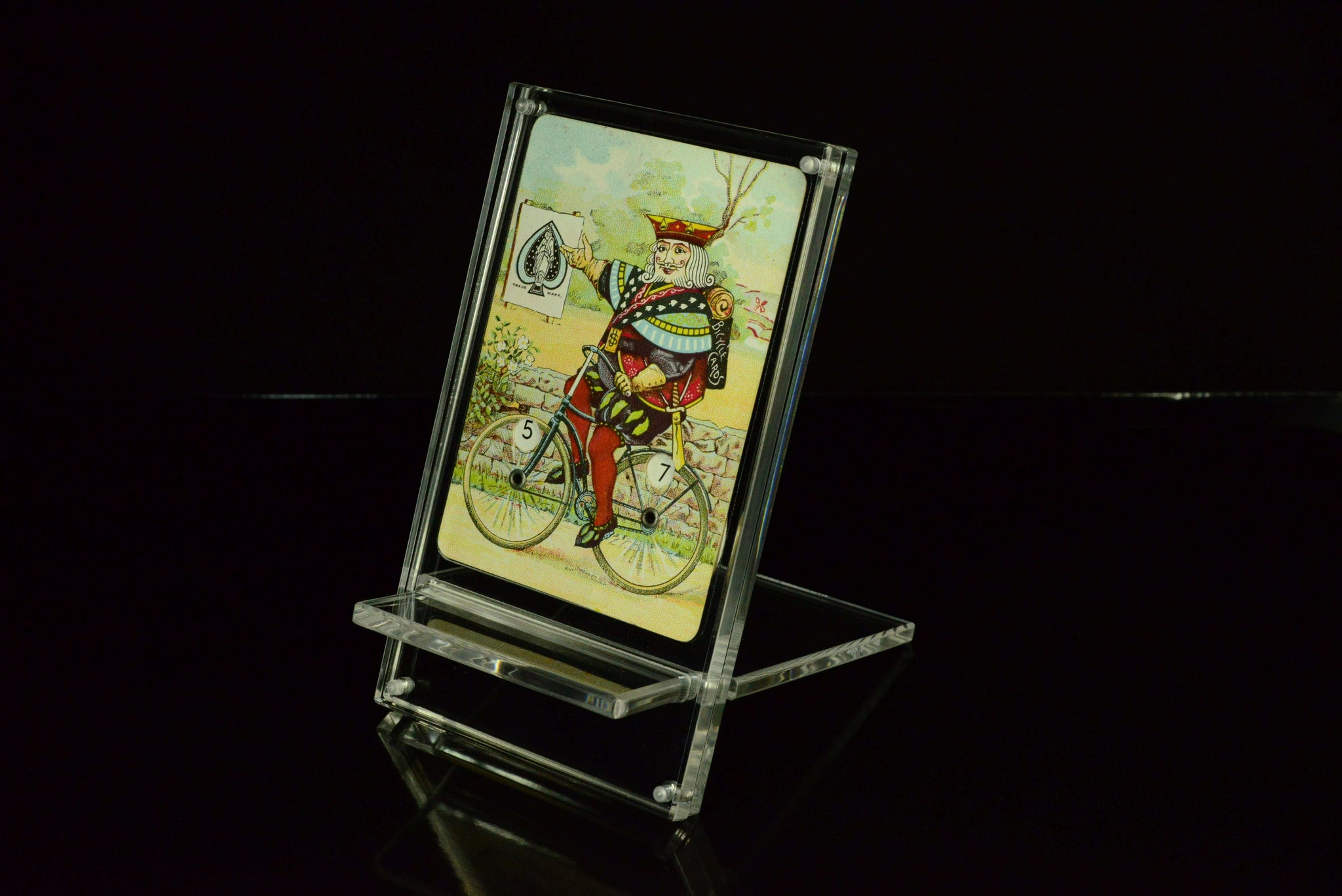 Carat XDS Single Card Display & Deck Stand – PlayingCardDecks.com