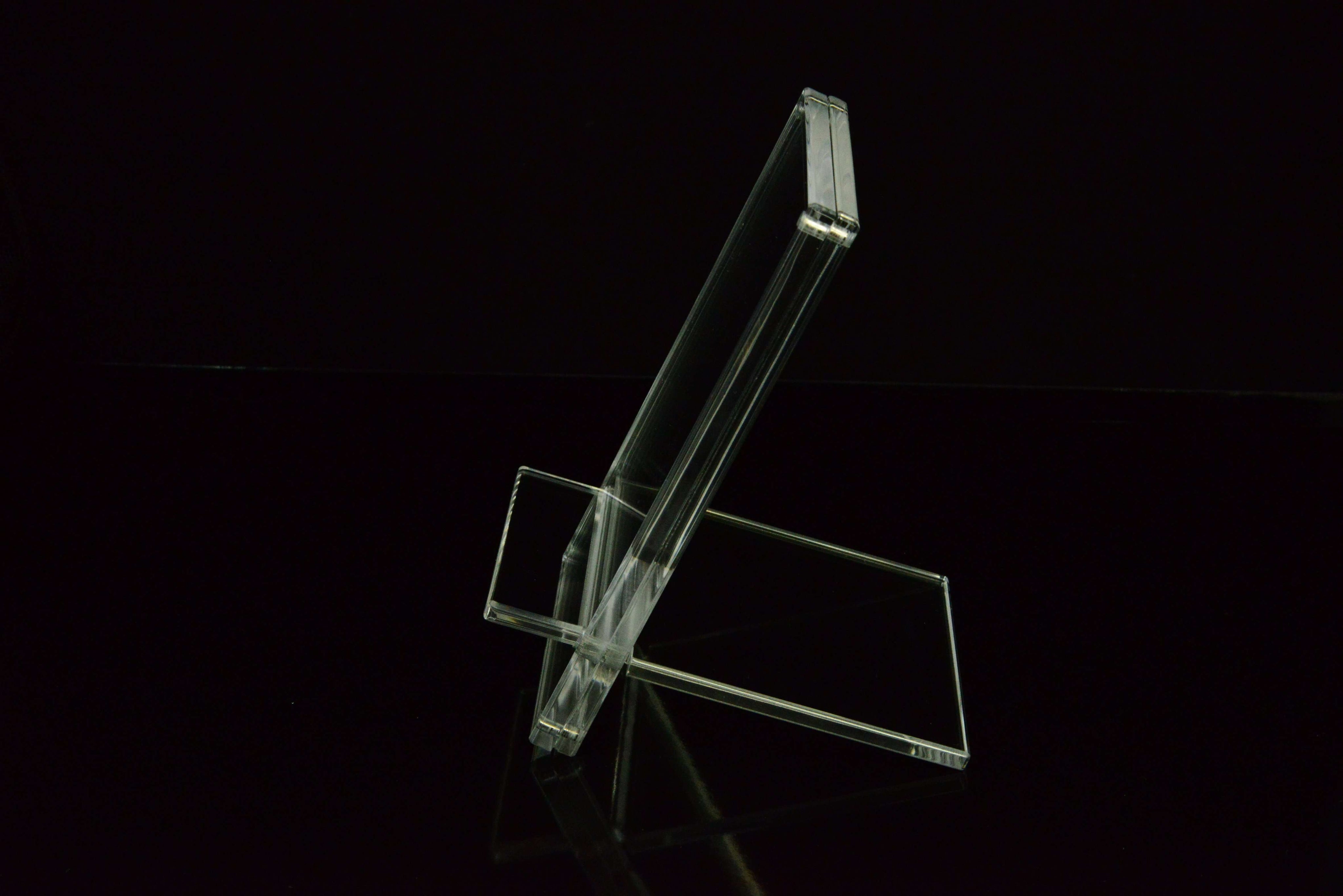 Carat XDS Single Card Display & Deck Stand – PlayingCardDecks.com